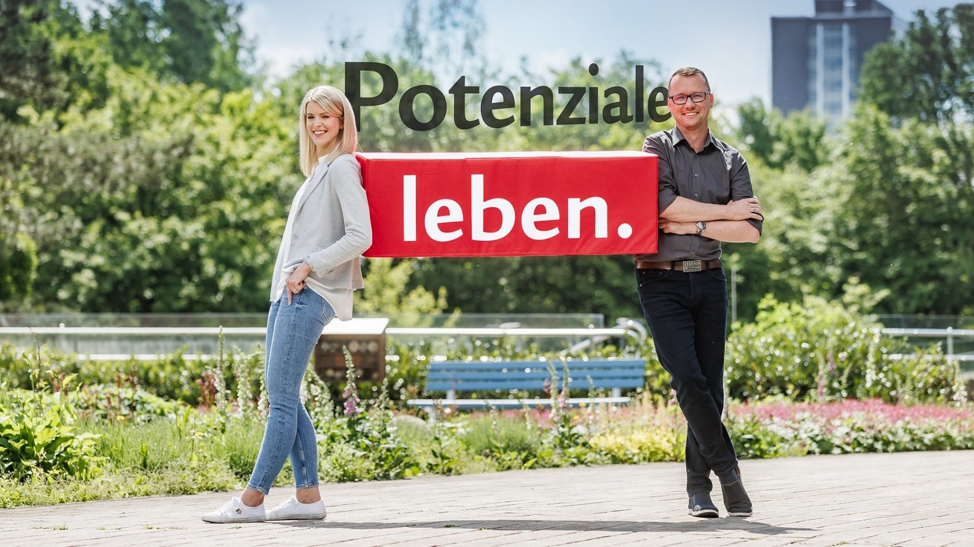 Karriere leben: Kampagne mit Mitarbeitenden ermöglicht Einblicke in die ...